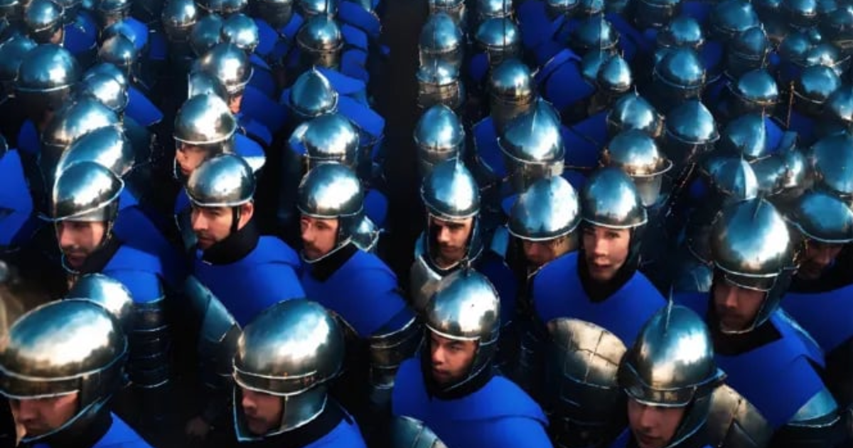 Lexica - Realistic, a medieval army of five thousand soldiers dressed ...